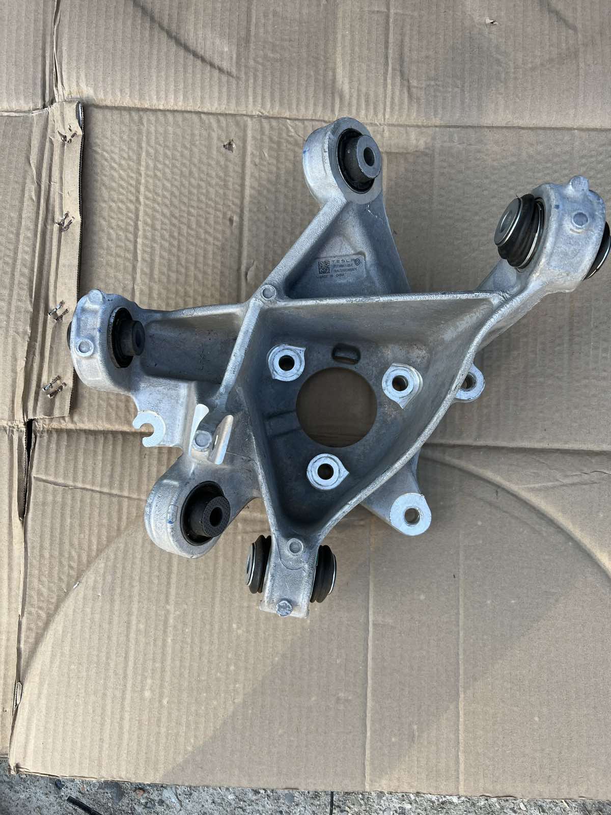 RR KNUCKLE ASSY, LH – FiveSpoke